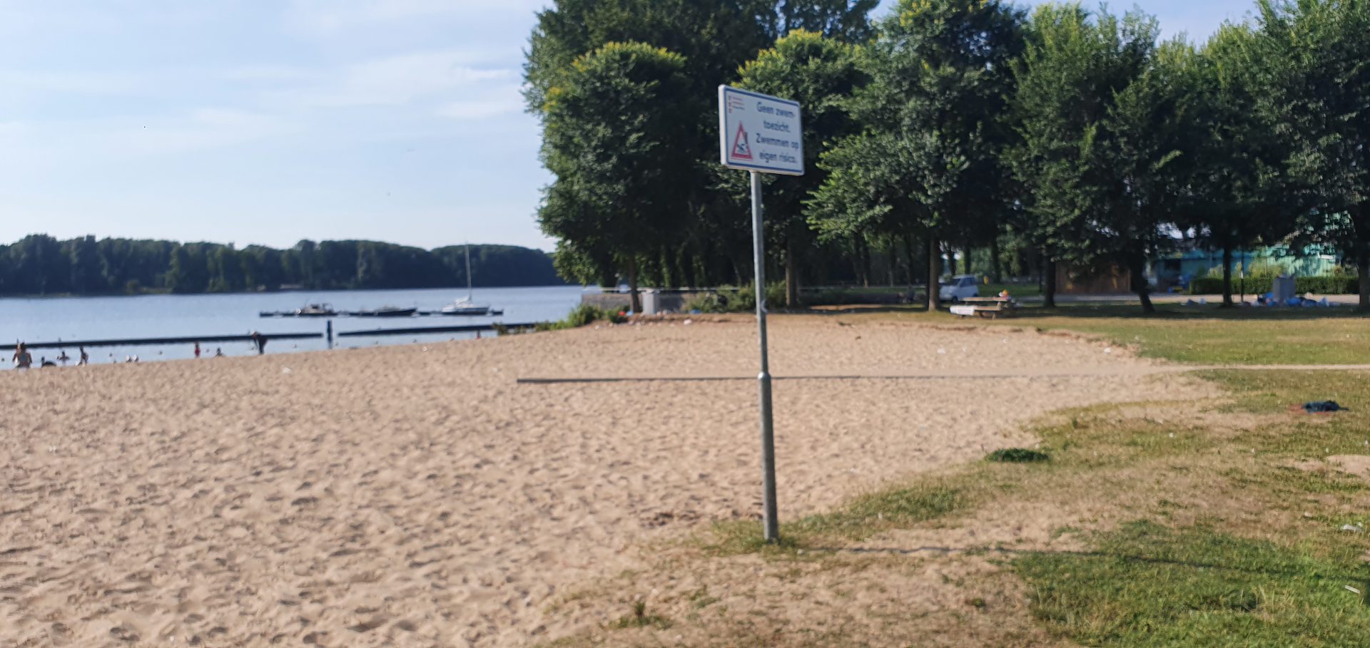 Waarom er geen toezicht is op het Sloterstrand - Nieuws - De Westkrant