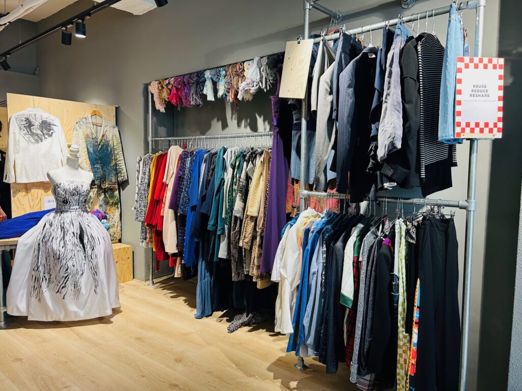 ReShare’s 'haute couture' vliegt de winkel uit - Groen & Duurzaam - De ...